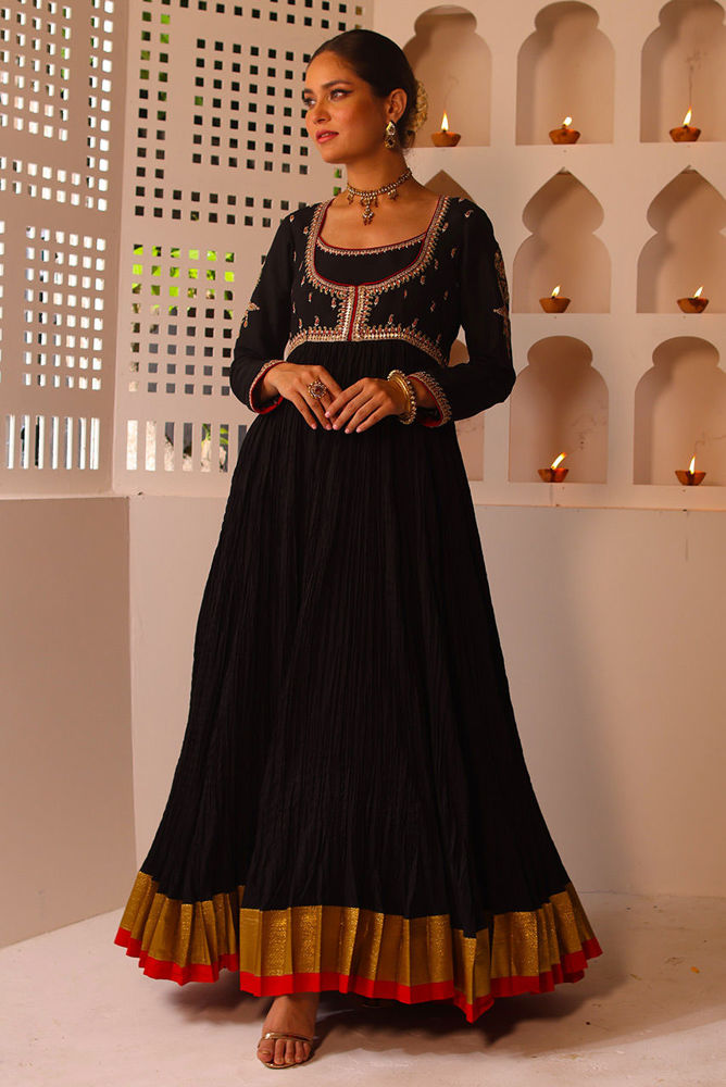 BLACK OPULENCE (KTD3319) | Deepak Perwani