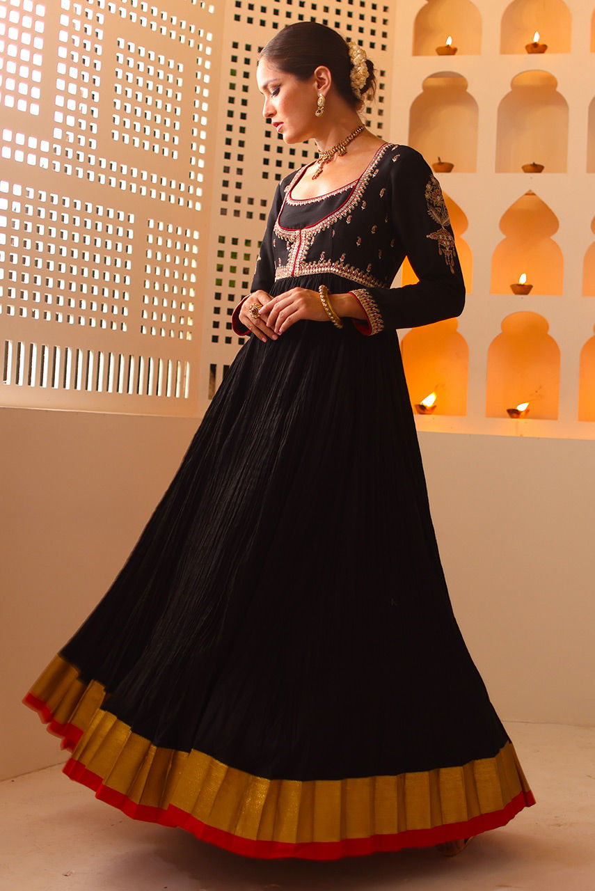BLACK OPULENCE (KTD3319) | Deepak Perwani